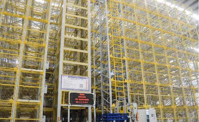 托盘四向提升机-上海甲佳智能科技有限公司-中国工业4.0领军企业；中国新基建重要参与者